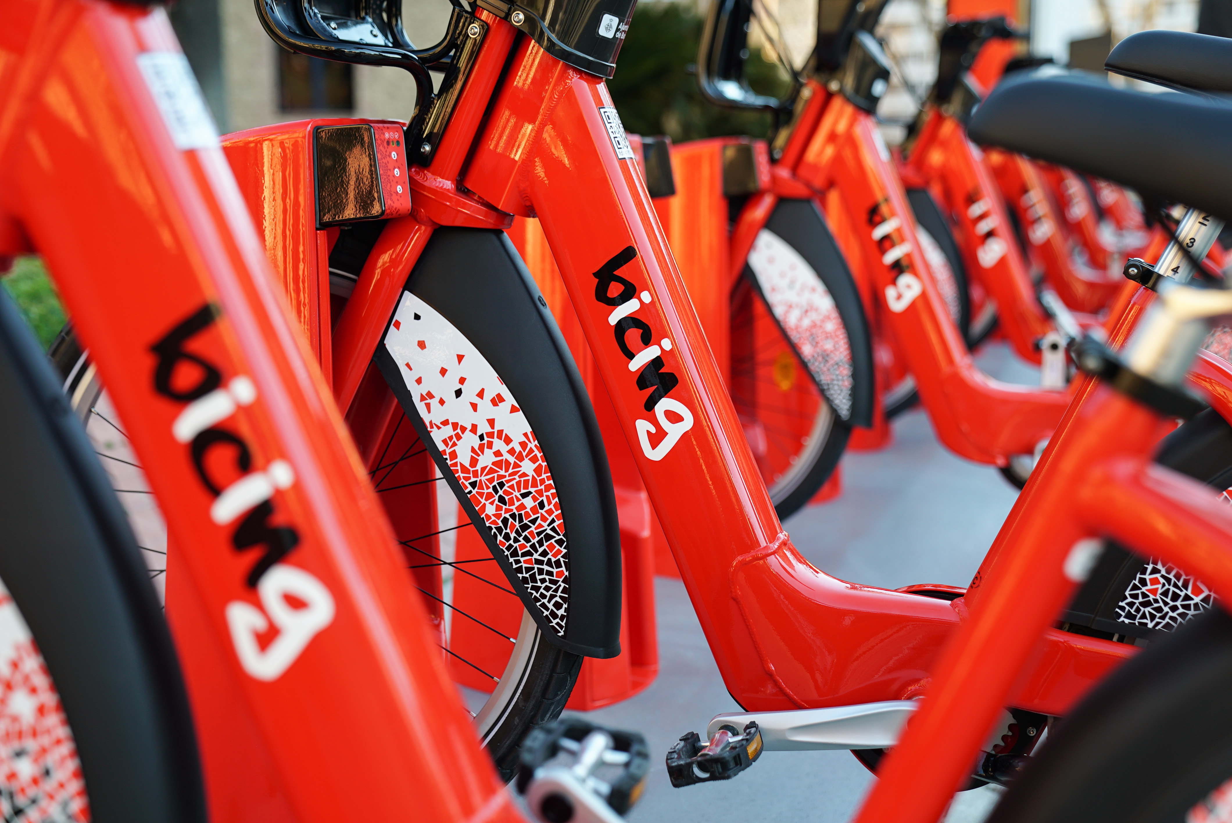 ¡La mitad del nuevo Bicing ya pedalea! | Bombers de Barcelona ...