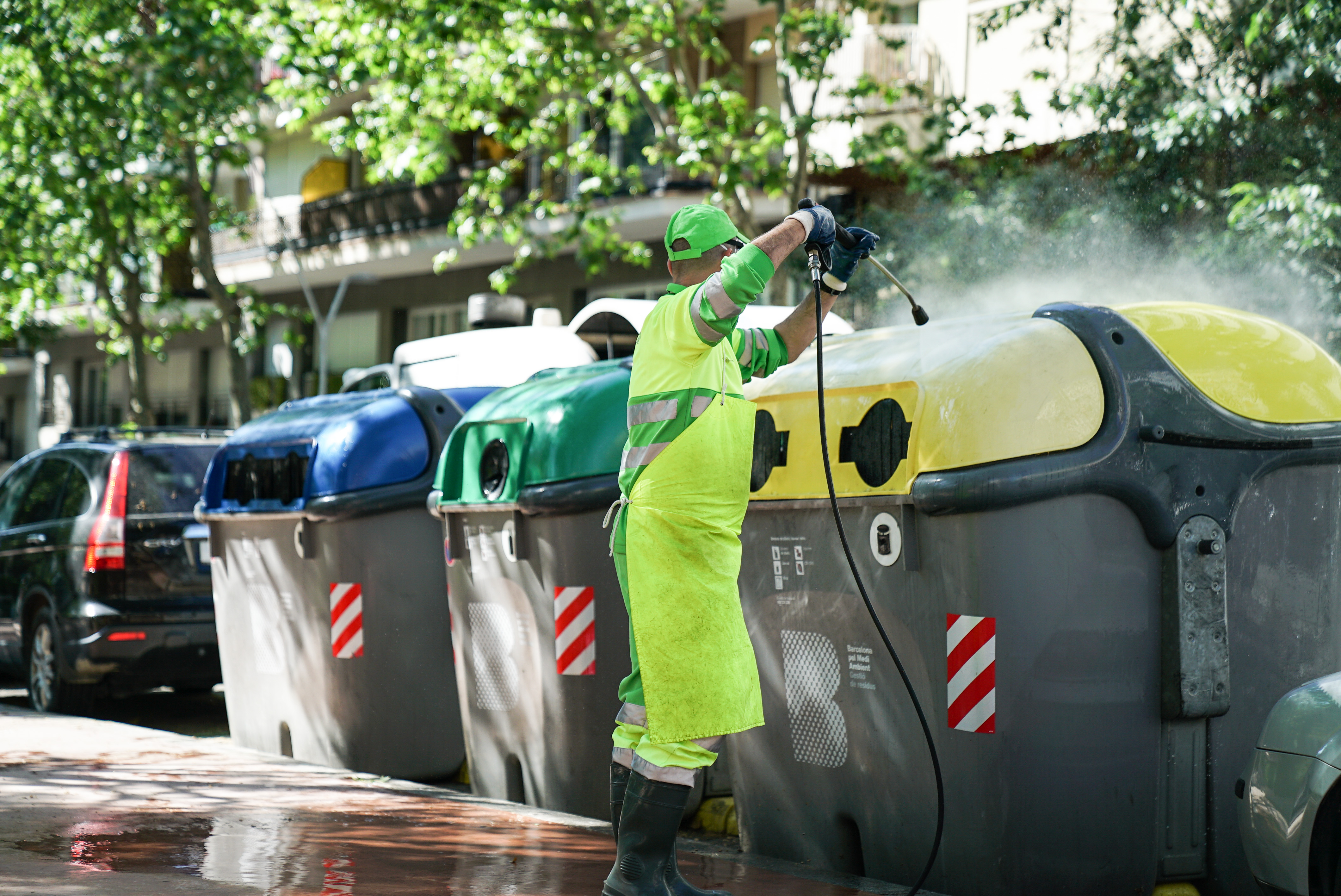 La limpieza del espacio público se intensifica con el regreso de la ...