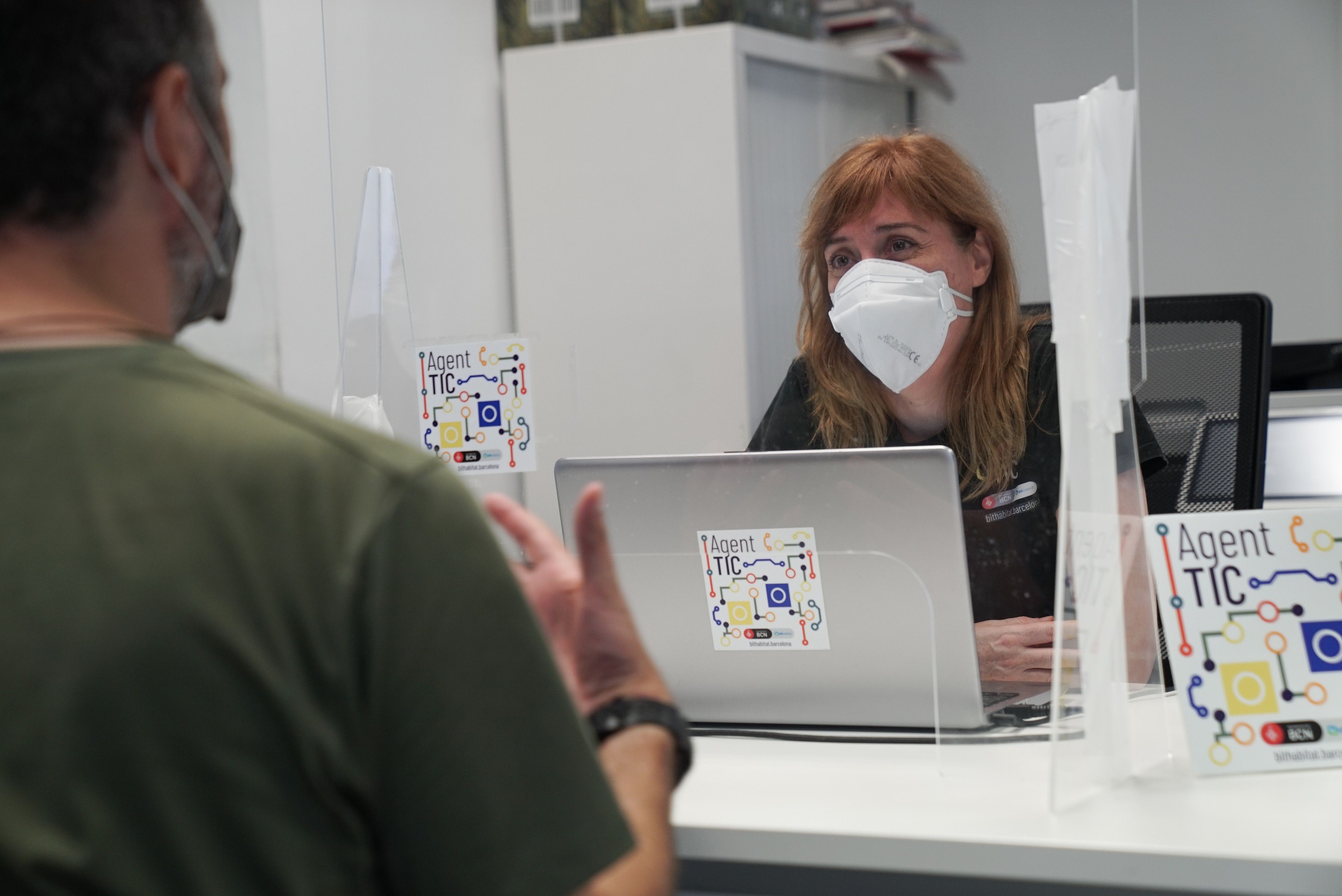 More officers to help people with carrying out administrative ICT ...