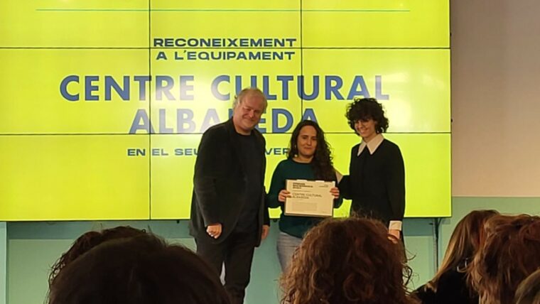 Reconeixement pels 10 anys del CC Albareda | Districte de Sants ...