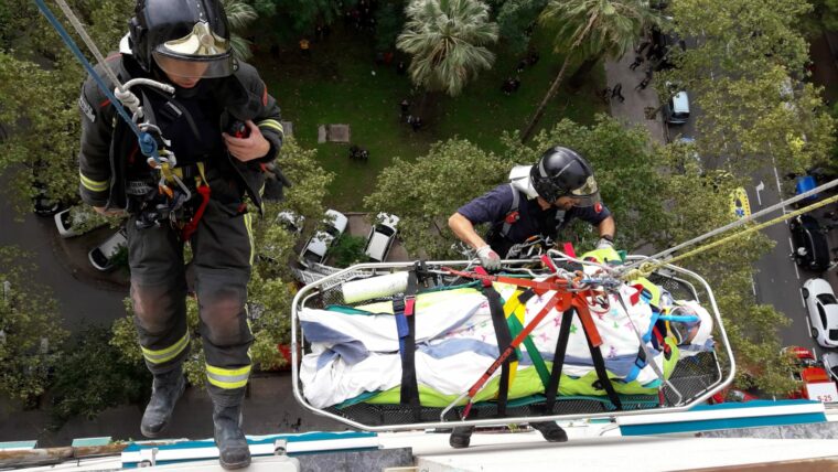 ¿Quieres saber cómo efectuamos un rescate en altura de una persona ...