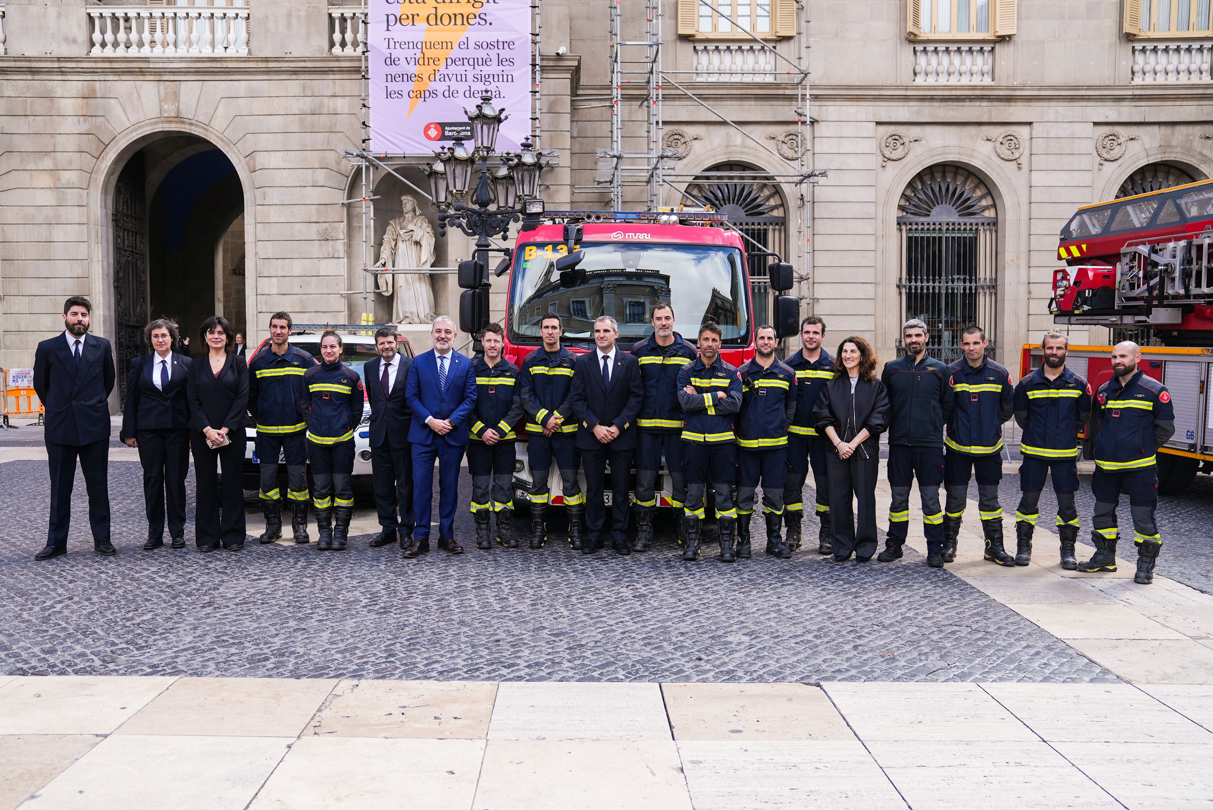 El cuerpo de Bomberos entrega las distinciones del 2024 | Barcelona Cultura